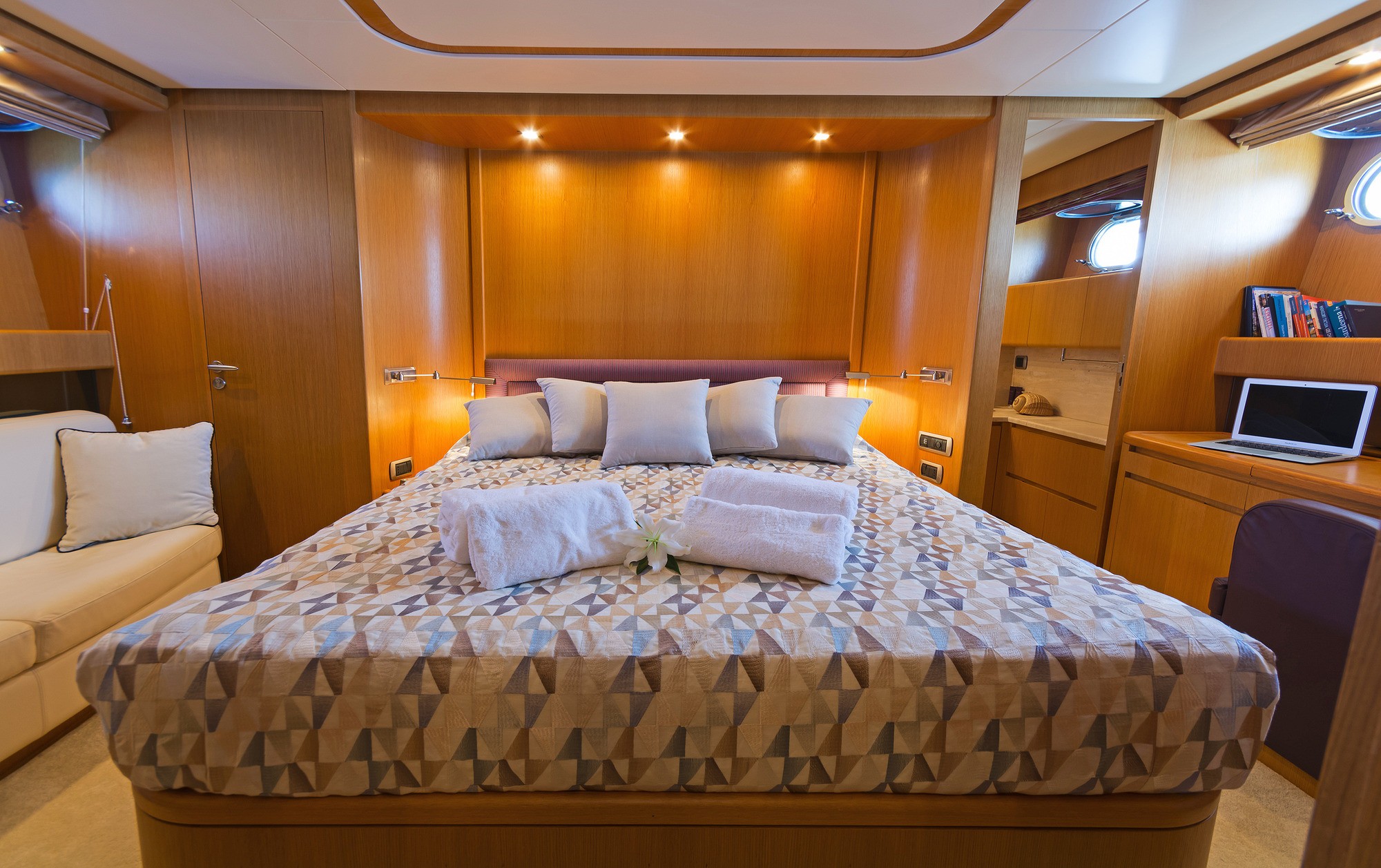 Yacht FOS, Sanlorenzo | CHARTERWORLD Luxury Superyacht Charters